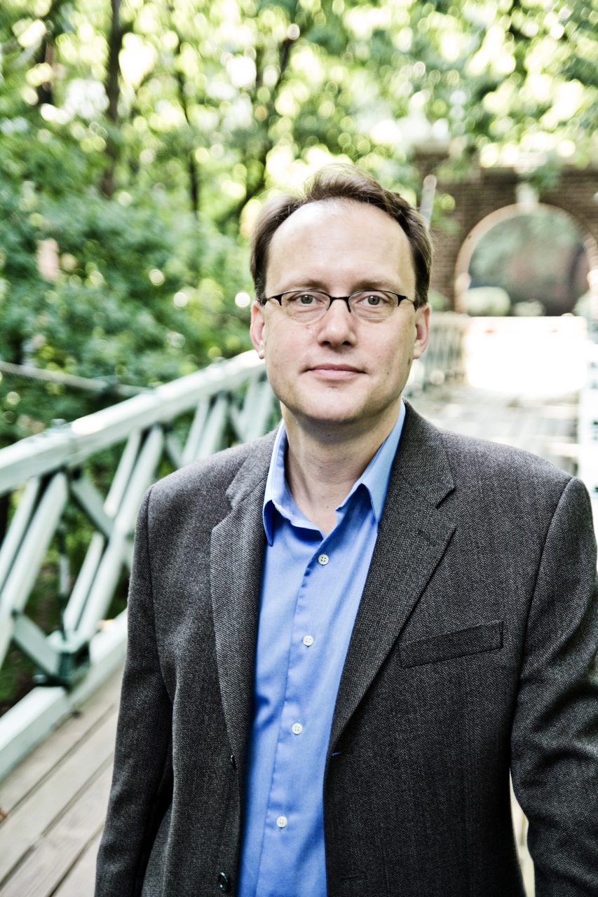 Lee Cronk – SAPIENS